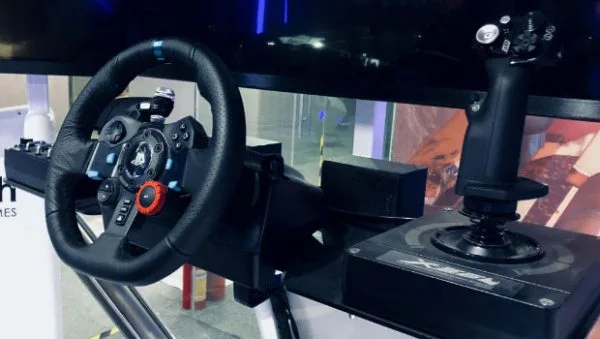 3-Screen Racing Car - Owatch | VR Equipment Manufacturer